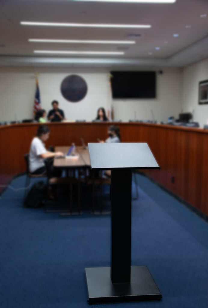 ASUCR tenth Senate Meeting - Highlander