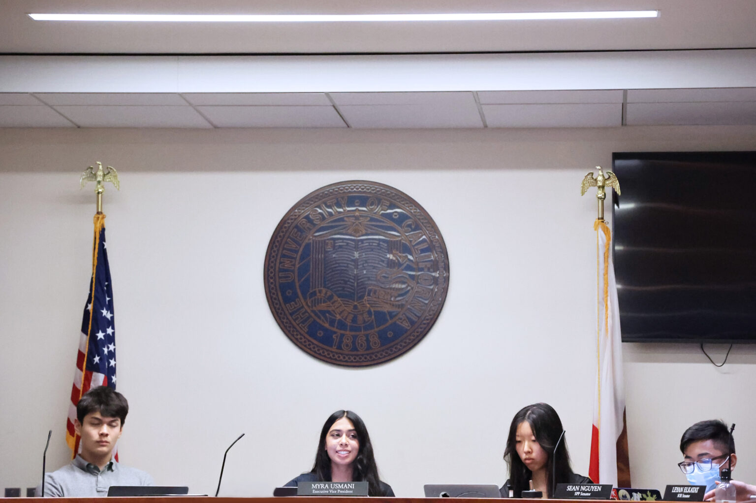 Controversy in ASUCR Senate - Highlander