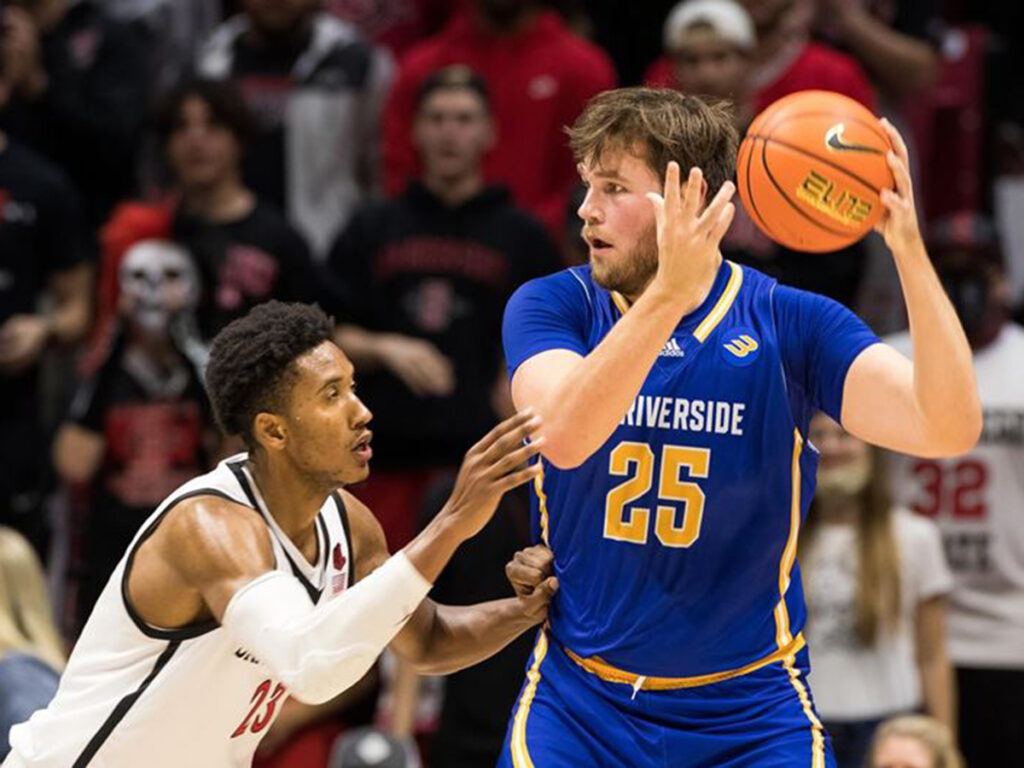 UC Riverside men’s basketball team squeaks out win against UC San Diego - Highlander