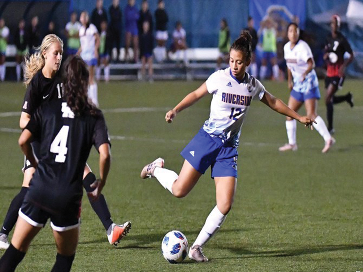 UCR women’s soccer proves plenty of people wrong on their way to best start since 2004 - Highlander